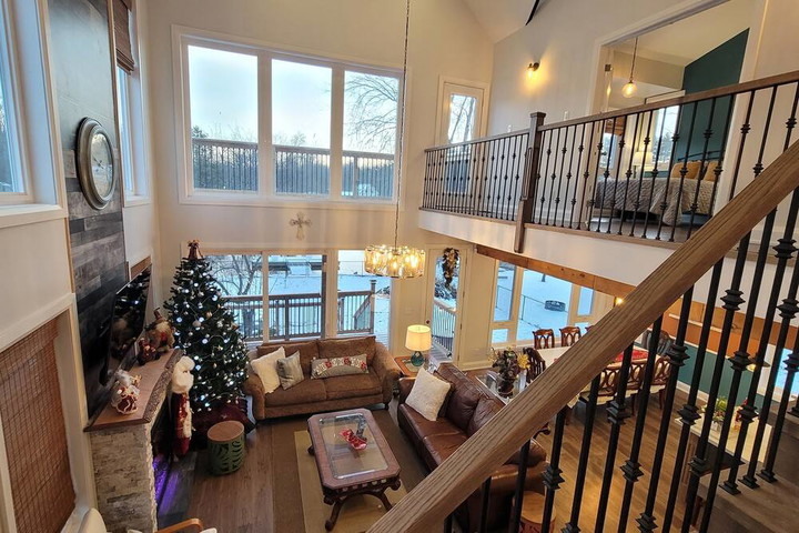 Lovely Newly Built Cottage By The Water - Gravenhurst