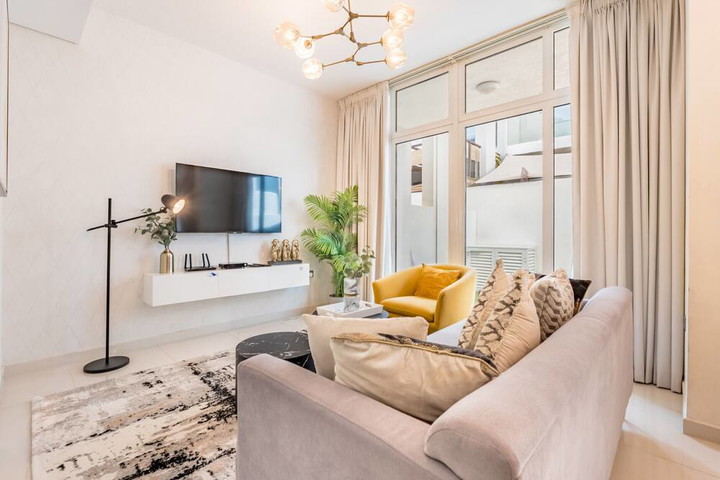 Furnished 3br Townhouse, Just Minutes Drive From Al Marmoom Heritage Village - Dubai
