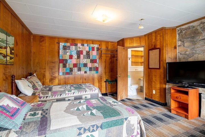 2 Queen Beds With River View - Bryson City, NC