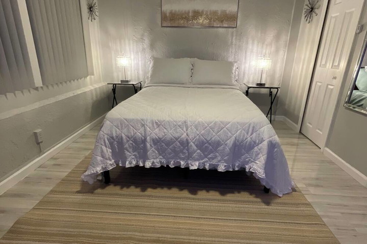 Charming 1-bedroom With Private Entrance Tamarac. - Tamarac