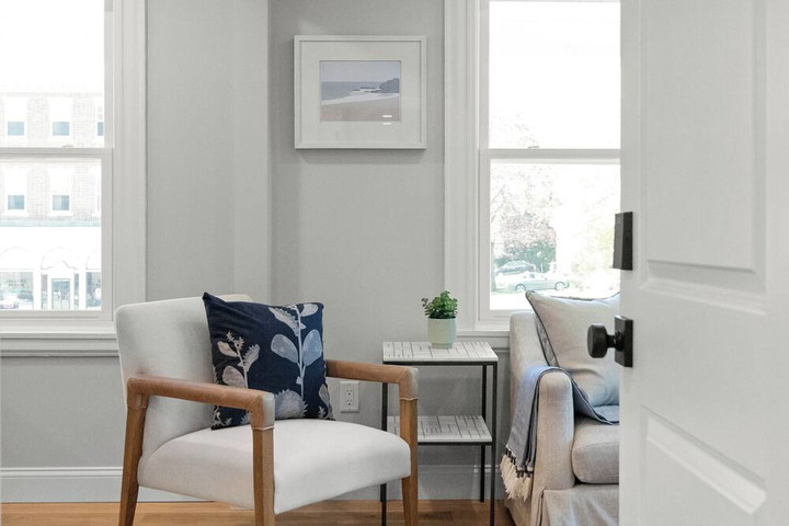 2 Bed, 1.5 Bath Stunning Apartment, Central Andover Location - Andover, MA