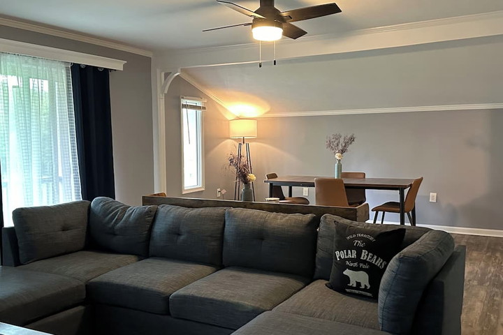 10-minute Drive From The Shores Of Smith Mountain Lake! Lakehouse With Hot Tub! - Smith Mountain Lake, VA