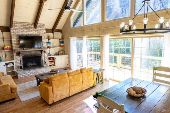 "18 Seasons" - Seconds To Blue Ridge Parkway & Mabry Mill. Game Room W/ Bar - Virginia