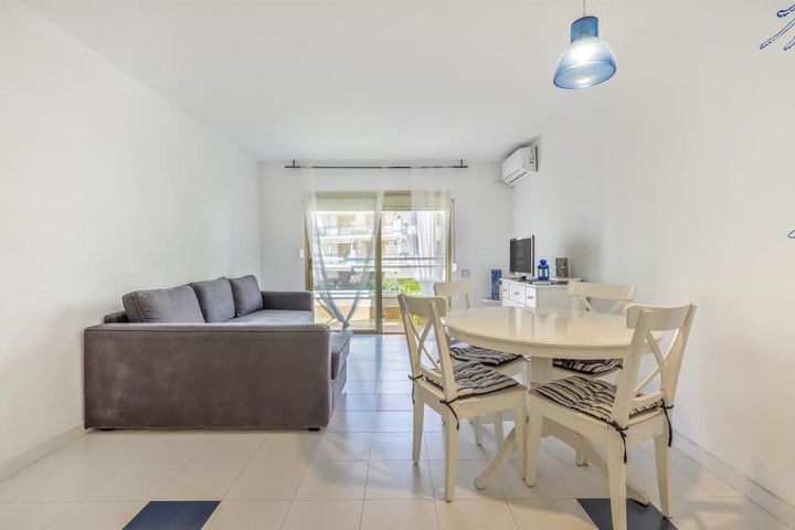 Acogedor Apartamento En Calafell Con Terraza, Garaje Incluido Y Mascotas Bienvenidas - Cunit