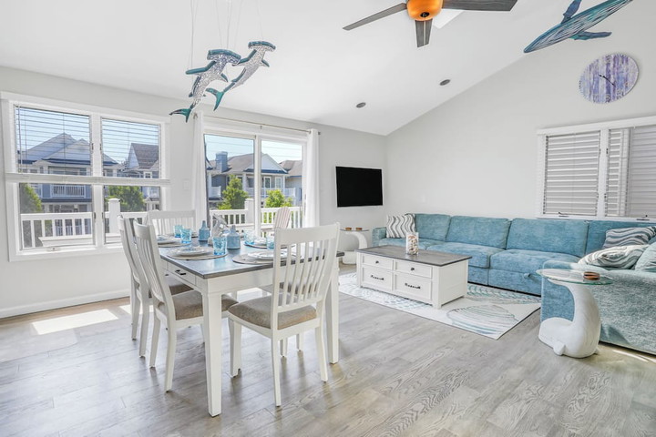 North End Gem! 3 Bd/2bath Asbury Ave 2 Blocks To Bay 4 Blocks To Beach. Parking - Ocean City, NJ