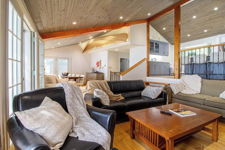 Three Paddles - Three Bedroom Cottage, Sleeps 6 - Kawartha Lakes