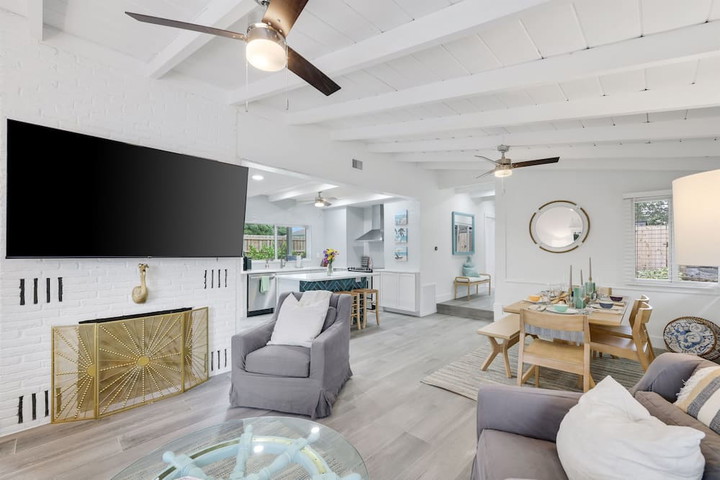237 | Heated Pool | Putting | Outdoor Living | Freebee Zone | By Delraynightly - Delray Beach, FL