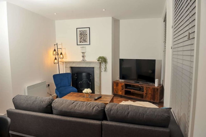 50 Queens Road Apartment 3 - Reading