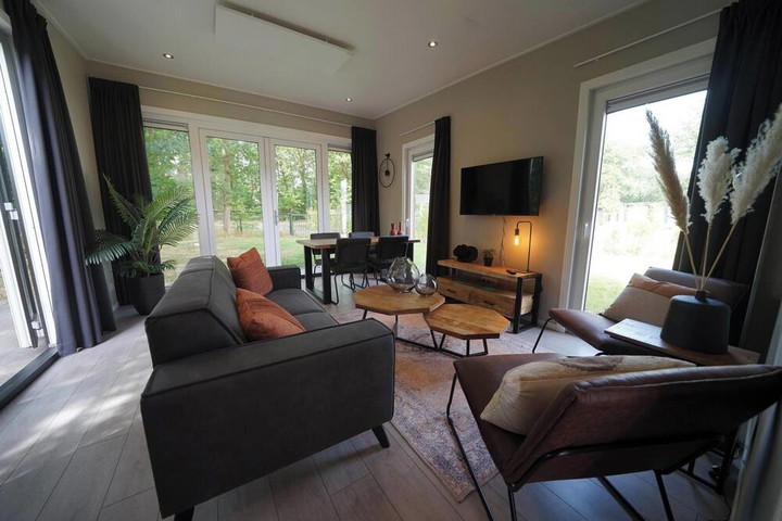 Chalet Met 2 Slaapkamers En Een Terras - Meppel