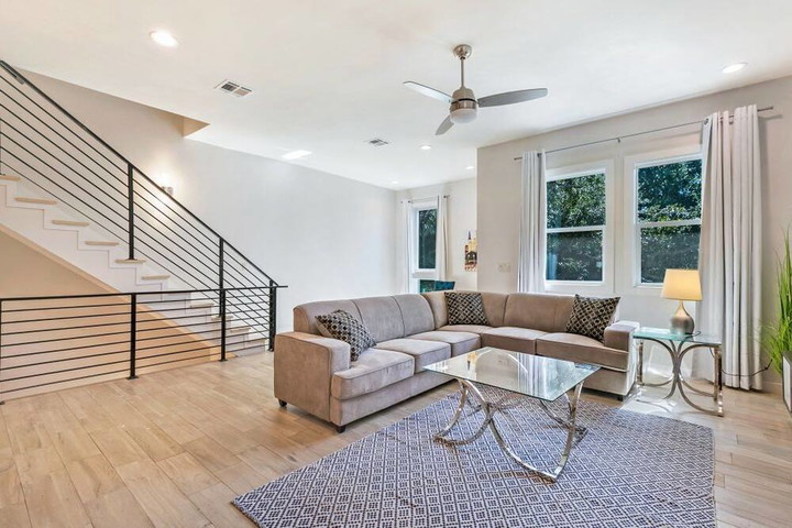 4br Mid-city | Pool, Garage + Ev Charger - Metairie, LA