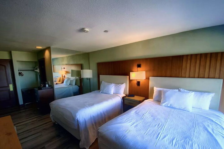 Double Queen Room At The Retreat On Charleston Peak  All-season Mountain Escape - Death Valley National Park