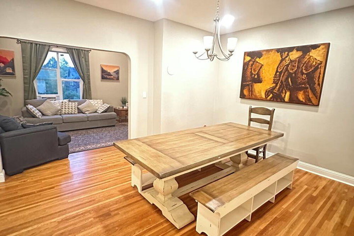 Terrific 5-bedroom Charming House In Older Neighborhood In Salem - Salem, OR