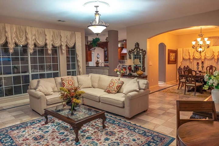 Spacious House Just Under 4000sqft 15 Minutes From Cowboys And Rangers Stadiums. - Grand Prairie, TX
