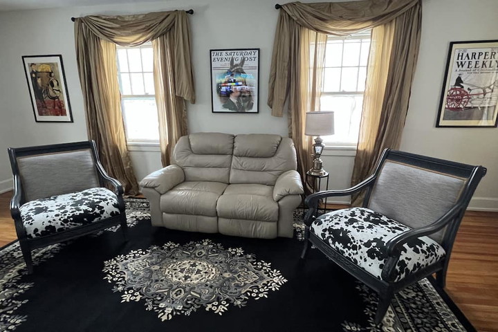 Charming Carriage House Near Vanderveer Park - Davenport, IA