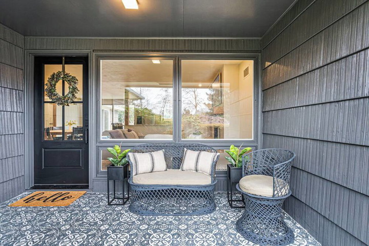 Private, Design-forward 3bd, 2ba Home In Eugenes Desirable Oakway Neighborhood. - Eugene, OR
