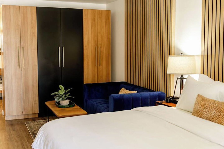 Queen Mini Suite At Angoria - San Angelo, TX