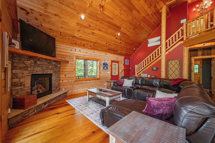 Stylish Mountain Escape W/ Hot Tub & Fire Pit - Deep Creek Lake, MD