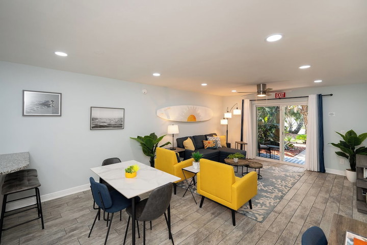 Relax At Our Fully Renovated Peaceful Beach Condo In Satellite Beach - Satellite Beach, FL