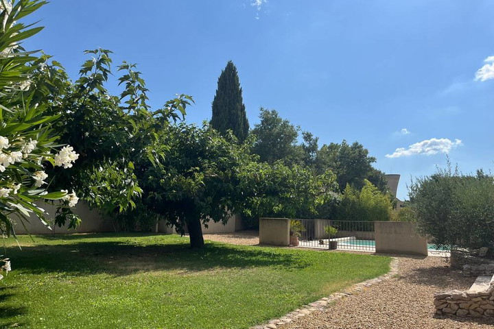 La Maisonnette De Line Située Entre Alpilles Et Lubéron. - Sénas