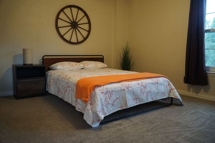 Casa De Tushabe - Irving, TX