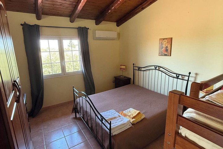 Holiday Apartment Villa Ludovica, Swimming Pool 6x12, Padel Field, Jacuzzi - Floridia