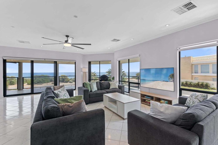 Wine Region Coastal Retreat On The Esplanade - McLaren Vale
