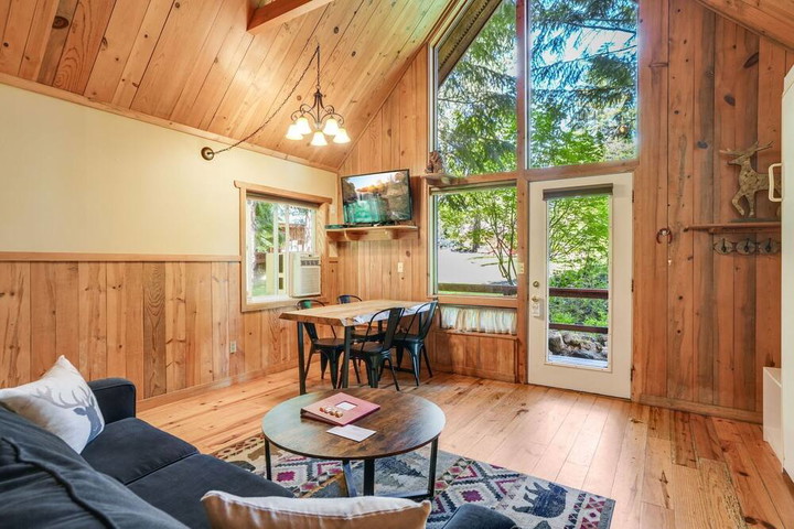 Beautiful Cabin With Partial Views Of Mt. Adams - Trout Lake, WA