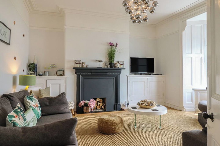 5 Porkington Terrace, Pet Friendly, With A Garden In Barmouth - Barmouth