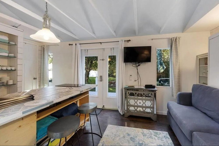 Tiny House 5 Minutes Near Kemah Boardwalk! - Kemah, TX
