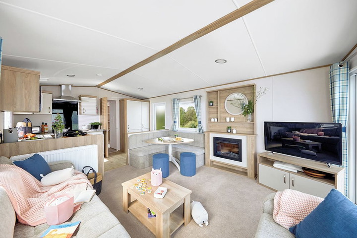 Stylish And Modern 12ft-wide Caravan With One Double And One Twin. - Narberth