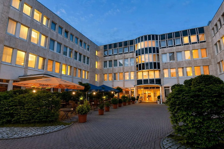 Sunday Hotel Frankfurt Premium Twin Room - Frankfurt