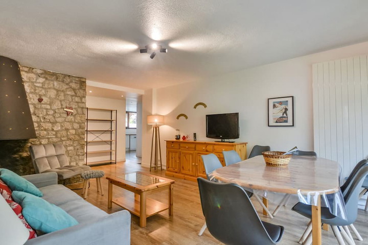 Morzine: Apartment For 8 With Parking And Wifi Near The Center - Morzine