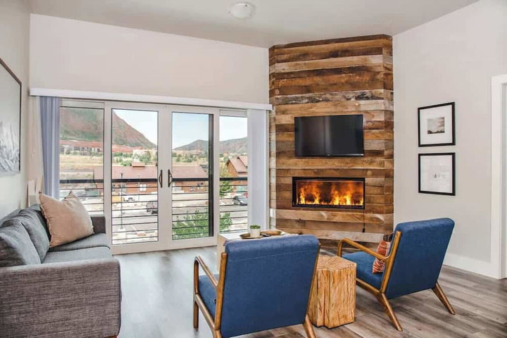 Iron Mt Hot Spgs Condo #307 | Mtn Views | Sleeps 4 - Glenwood Springs, CO