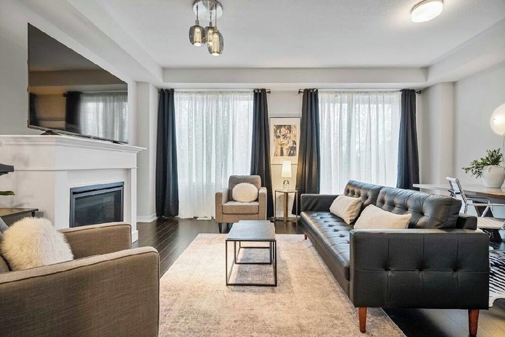 Executive Townhouse On A Ravine - Brampton
