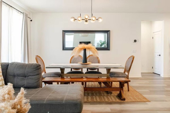 Modern 4br-3ba Home  Family Friendly - Lancaster, CA
