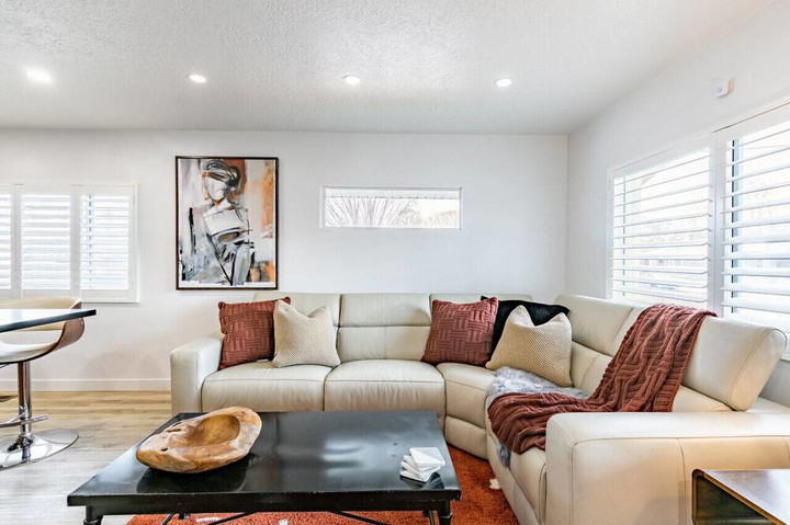 Modern Rustic House  With Hot Tub Near Downtown - Salt Lake City, UT