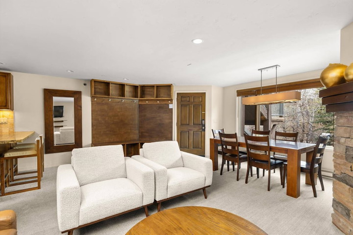Perfect Snowmass Getaway! Walk To Slopes, Shops/dining, Pool, Hot Tubs, Gas Fp, Gym - Snowmass Village, CO