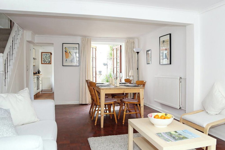 2 Bedroom Accommodation In Brighton - Hove
