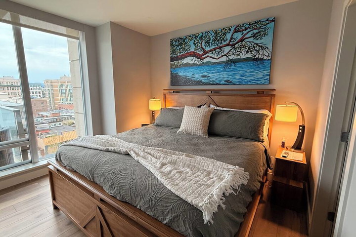 Victoria Waterfalls Hotel, Best Life At The Falls! Pool, Hot Tub, Gym. - Oak Bay