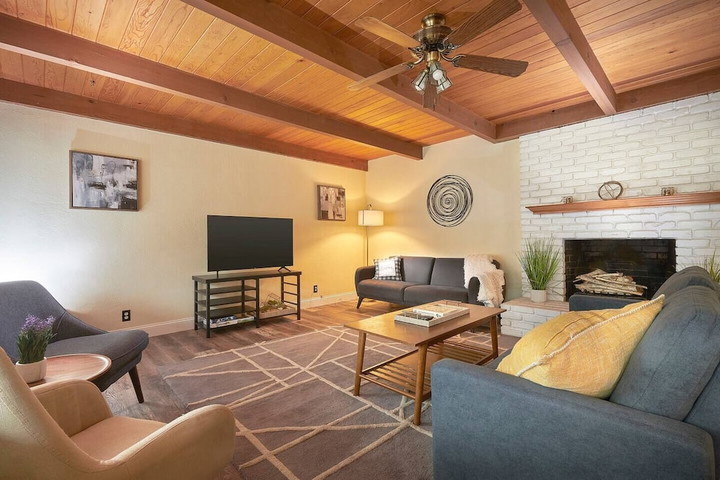 Stylish & Remodeled - Walk To Fresno State Stadium - Fresno, CA