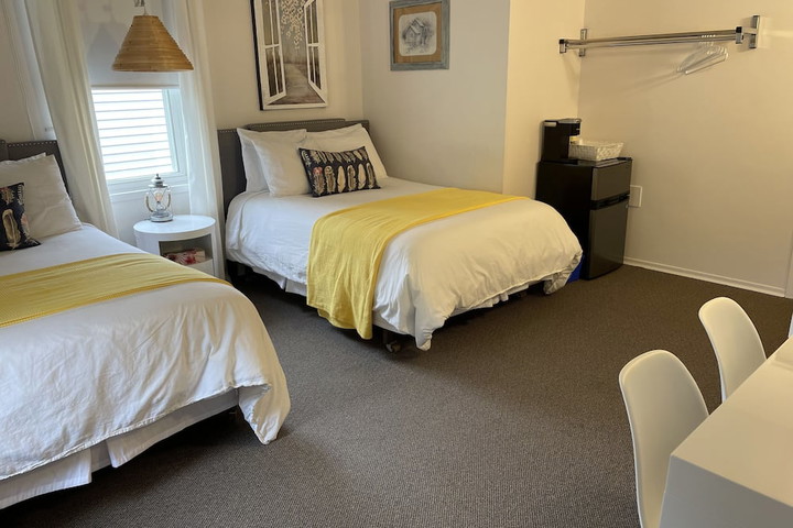 207 - Standard Rm - 2 Double Beds - 2nd Floor - Port Elgin