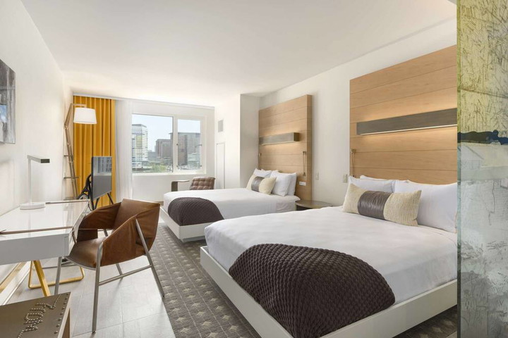 Award Winning Stay + Rooftop Bar & On Site Dining - Boston, MA