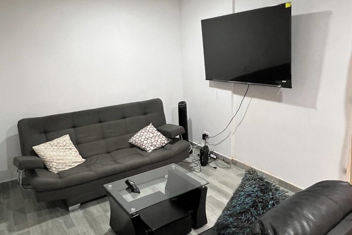 Charming Two Bedroom Shared In Lovely Bello With Wifi, 24 Hr Security,pool,sauna - Copacabana