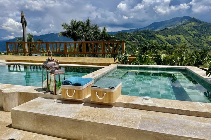 Casa De Campo Muy Cerca A Medellin Con Piscina Y Jacuzzy. - Copacabana