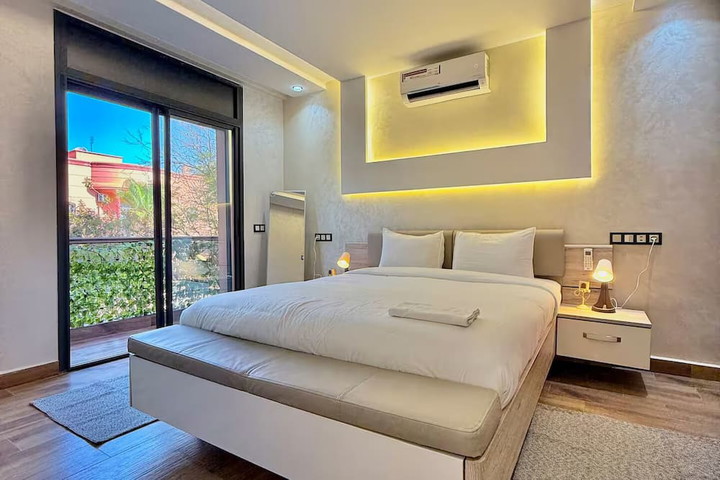 Gym, Heated Private Pool, Sunlit Terrace, Private Garden & Free Parking - Morocco