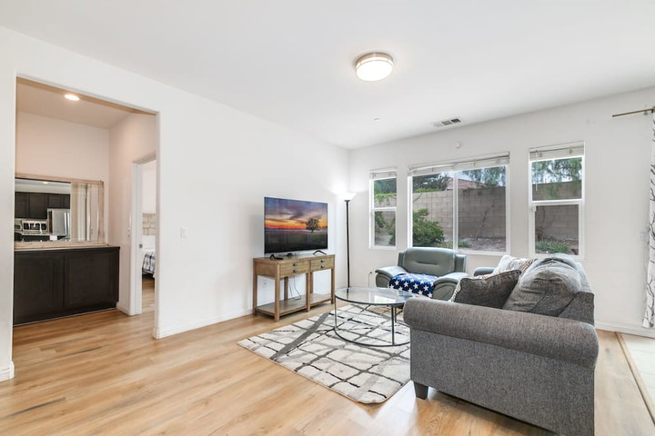 Cheerful 4 Bedroom 3 Bathroom House In Chino Hills - Upland, CA