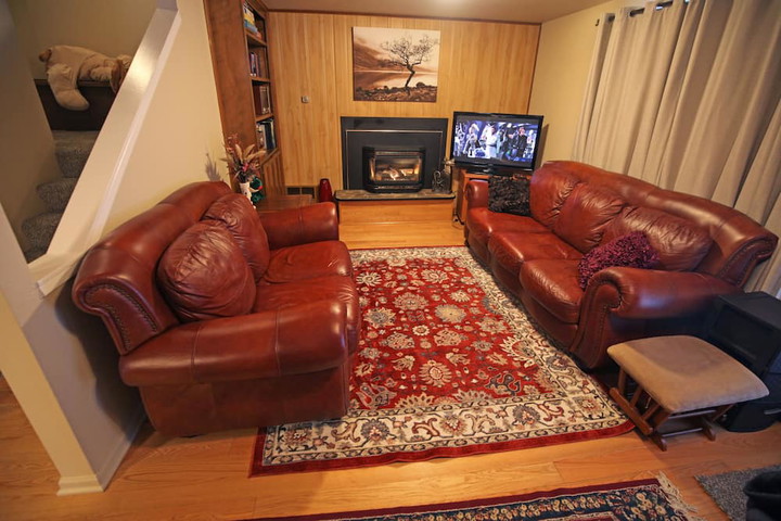 Lovely Home Private Hot Tub Fireplace Wi-fi King Bed Hiking Fishing Ski Resorts - Skykomish, WA