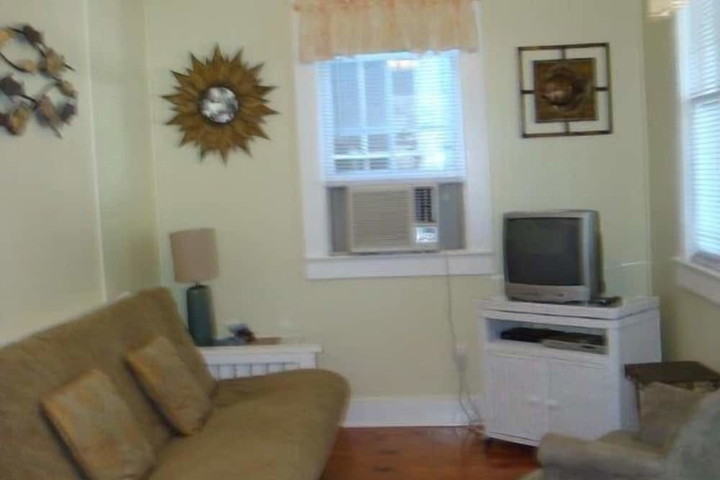 Oct. Spec 149. Lodg + Xs Oct 25 To Oct 29 Close All & Beach. Porch & Kitch. - Key West, FL