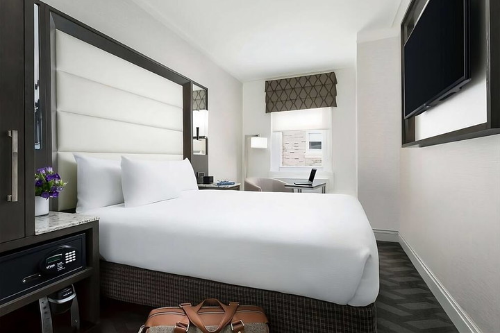 Iconic Historic Hotel | Small King Room Perfect For Couple Stay - Boston, MA