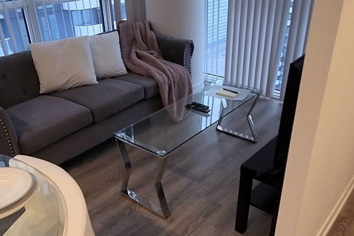 Cozy Urban Gem | The Heart Of Convenience | Walk To Transit, Dining And Shopping - Toronto